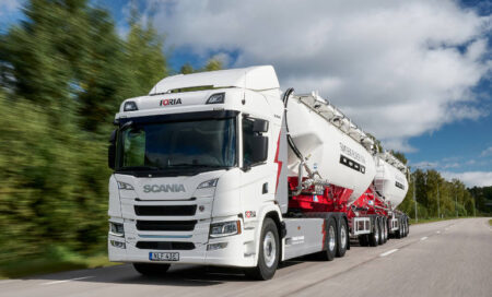 EV truck pulling 64 tonnes - Fleet HV News